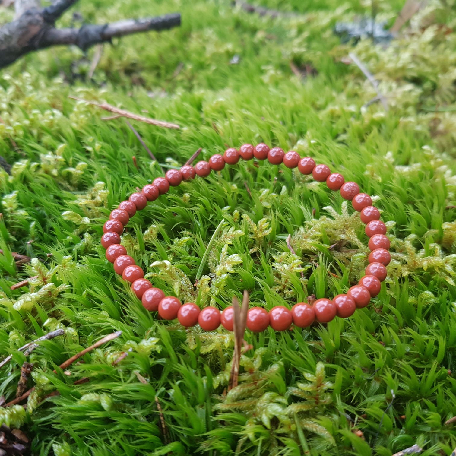 Raudono jaspio apyrankė 4 mm - Gydomieji Akmenys